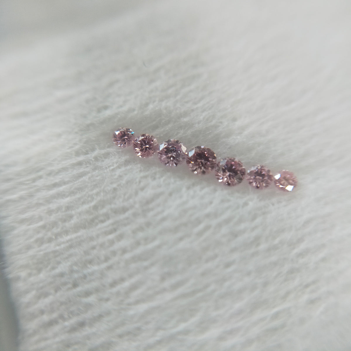 Pink Diamond Melee 1.0-1.5mm – DaPhilos